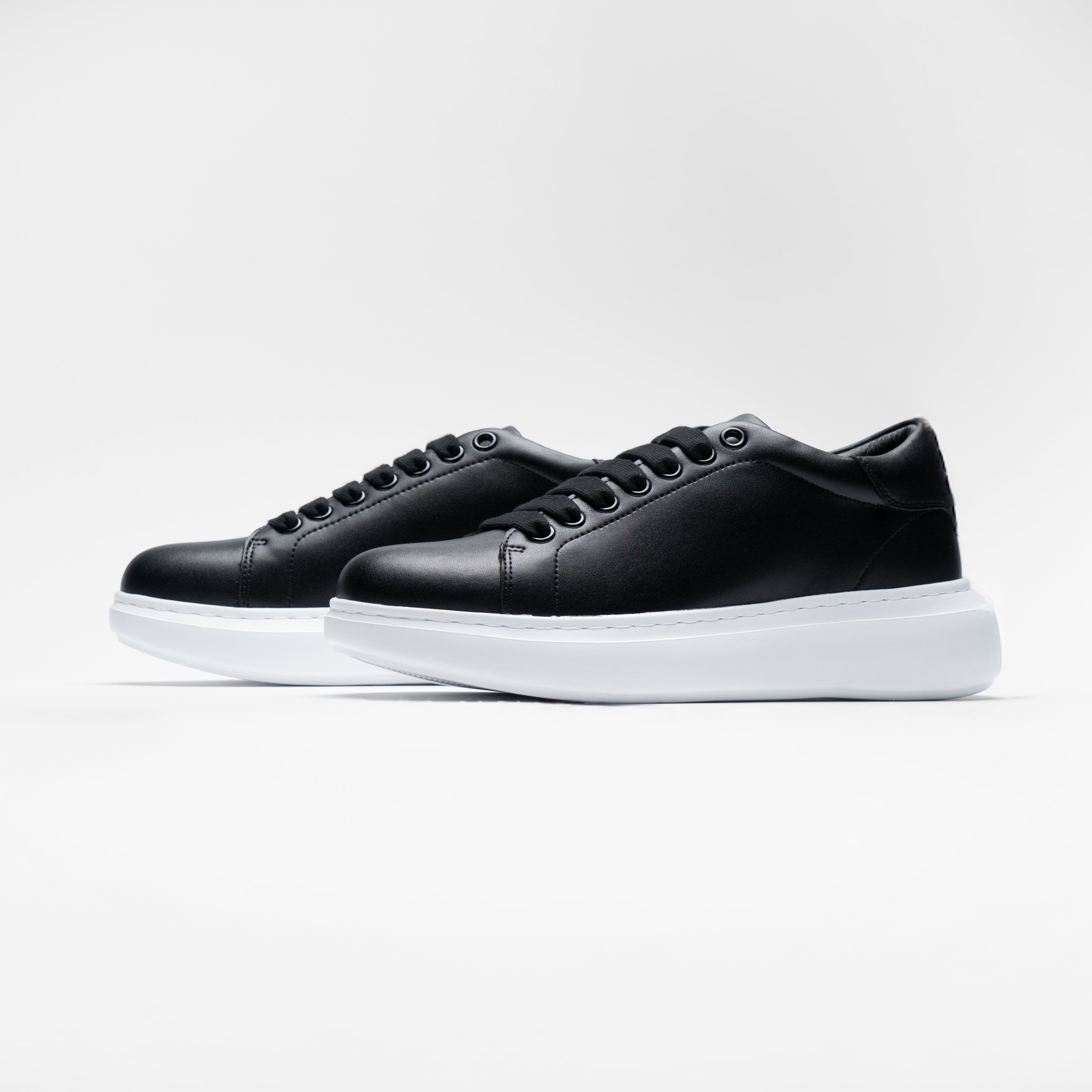 LUCENT｜BLACK (Sole:WHITE) – FILLIN